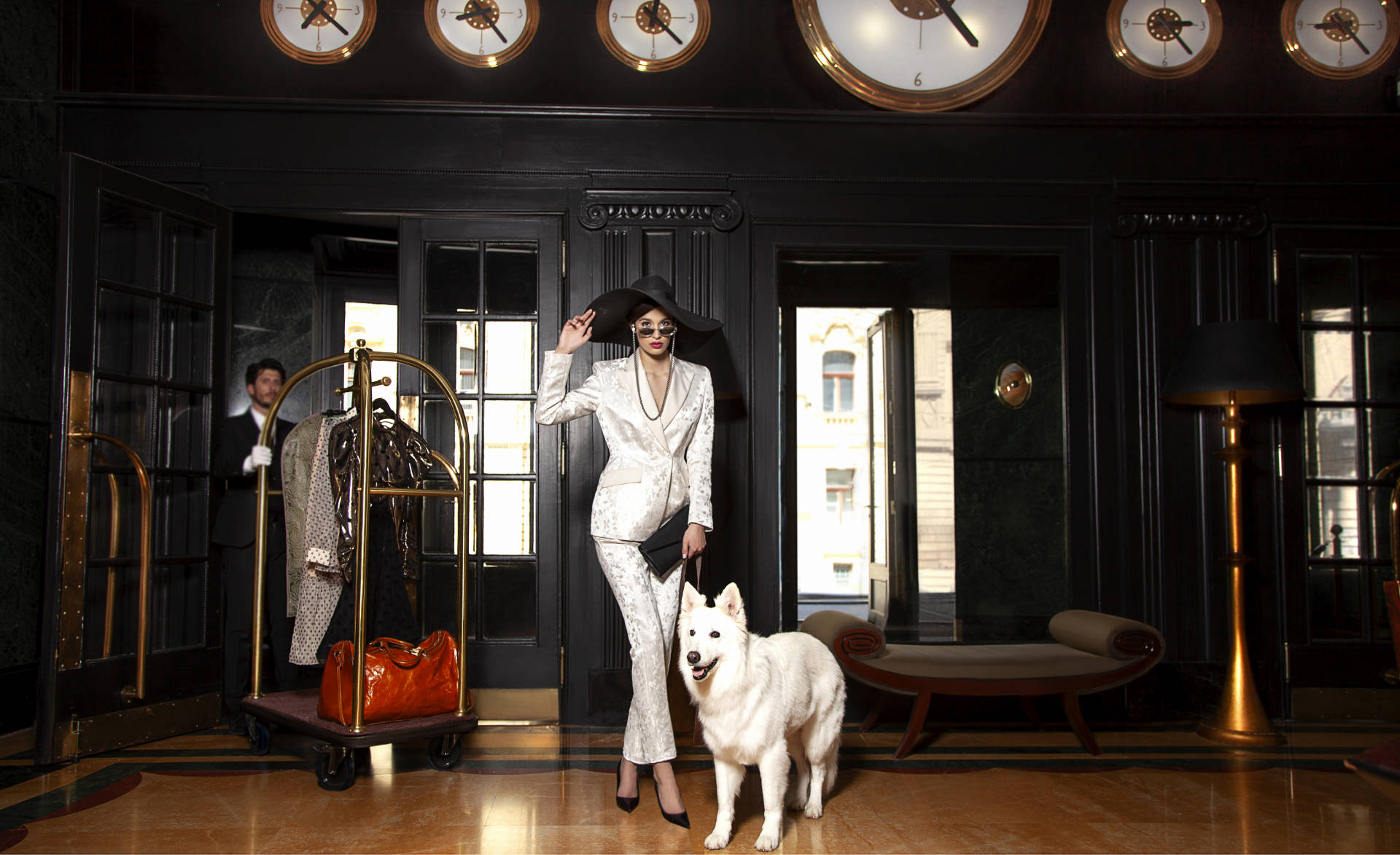 Very Important Dog Service – Esplanade 1925 lounge & coctail bar